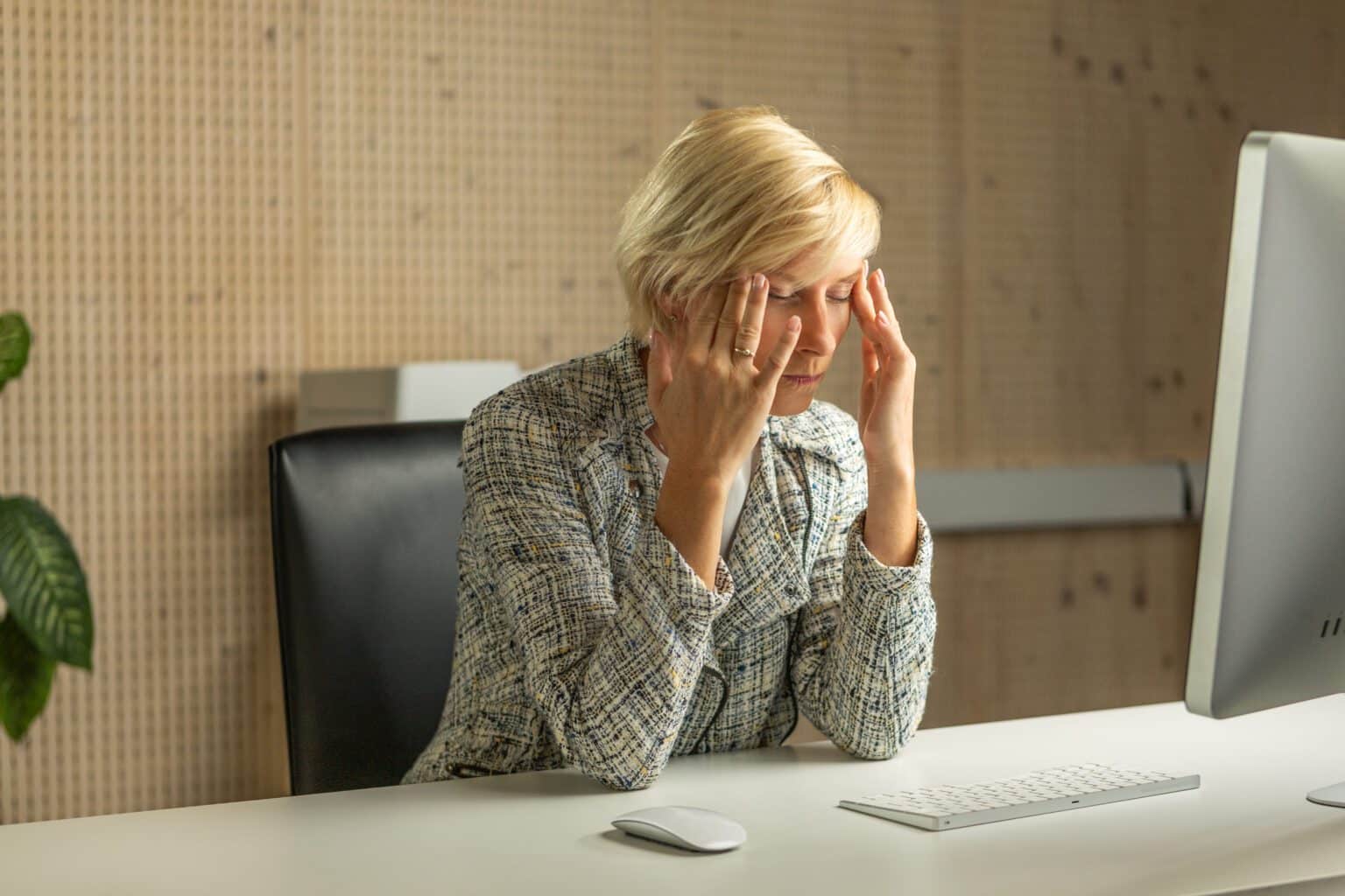 How to Sharpen Focus and Increase Your Productivity? | Omnipemf